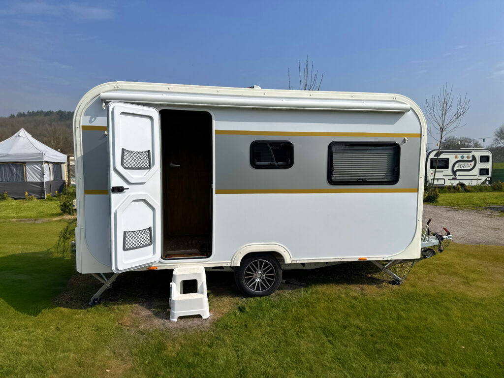 Mercury 280 - PLT Caravan